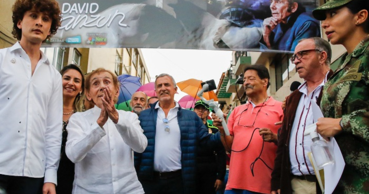 Una Calle Real en Neira (Caldas) para el maestro David Manzur